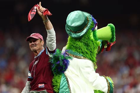 Why The Phillie Phanatic Would Make A Good Boyfriend 933 Wmmr