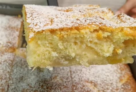 Рецепта за правоъгълен ябълков сладкиш в тавичка кулинарно бг