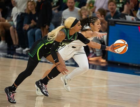 Dijonai Carringtons Return For Wnba Playoffs Helps Minnesota Lynx