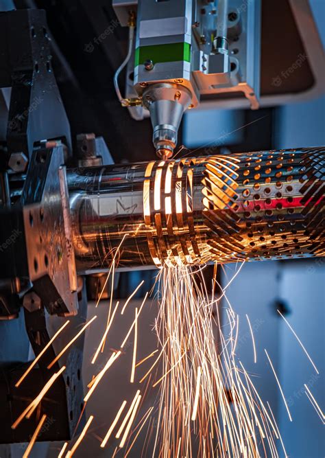 금속 현대 산업 기술의 Cnc 레이저 절단 프리미엄 사진