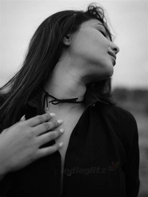 Aishwarya Lakshmi Photos Bollywood Actress Photos Images Gallery Stills And Clips