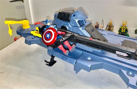 Marvel Avengers SHIELD Helicarrier Playset With Lots Of MCU Avengers Action Figures 3 75 Scale