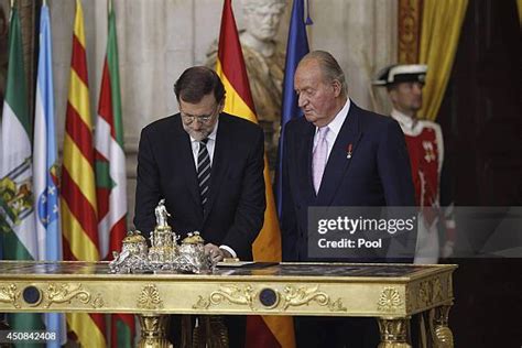King Juan Carlos Signs The Official Abdication Papers Photos And