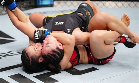 张伟丽裸绞卡拉重夺金腰带凤凰网视频凤凰网