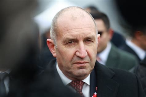 Радев сезира КС заради отказа на Киселова да постави за разглеждане от парламента предложението