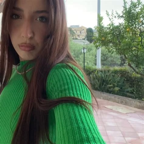 Floriana Manuli Manulifloriana • Threads Say More