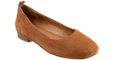 Softwalk Kiris Flat In Brown Lyst