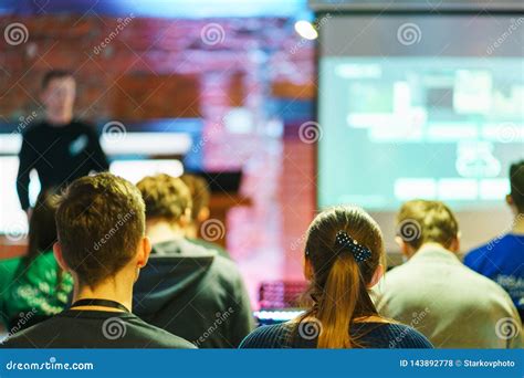 Listeners Trained Audience Young People Audience Listen Speaker During