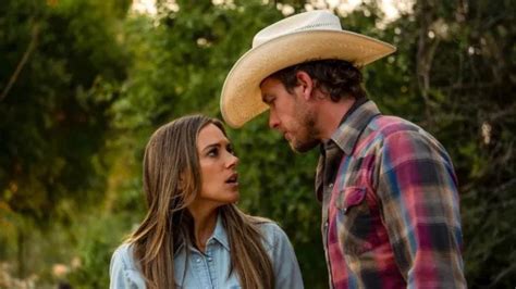 Get Familiar With Holiday Queen Jana Kramers Eclectic Career