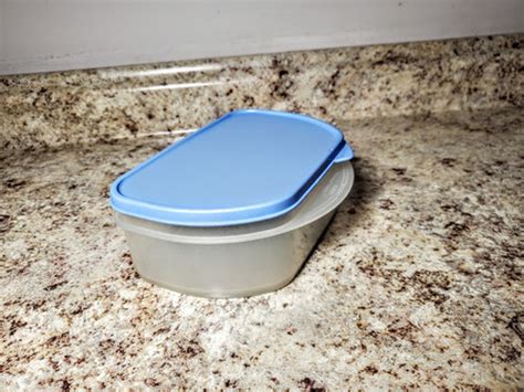 Tupperware 2797 Sheer With Blue Lid Lunch Sandwich Container Stackable