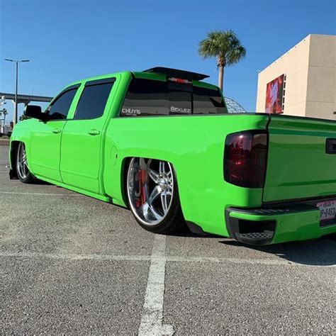 60 Gloss Grass Green Vinyl Car Wrap Cheetahwrap