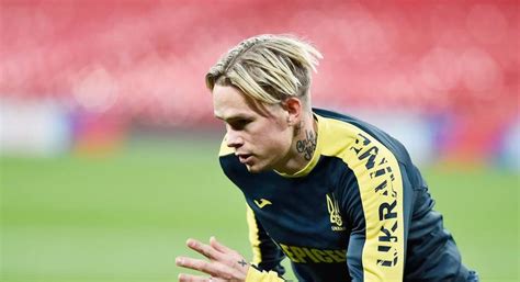 Михайло Мудрик відреагував на перемогу Челсі у матчі з Брайтоном у Кубку ліги Епоха Футболу