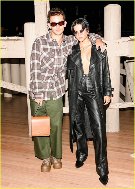 Xo Kitty Stars Anna Cathcart And Anthony Keyvan Attend Coach Fashion Show Photo 1357356