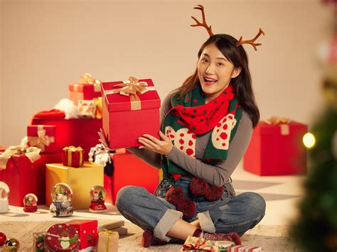 聖誕快樂，2023年，可愛，美女，禮物，5k預覽