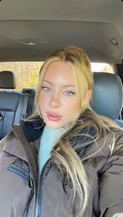 Daisy Keechs Instagram Twitter And Facebook On Idcrawl