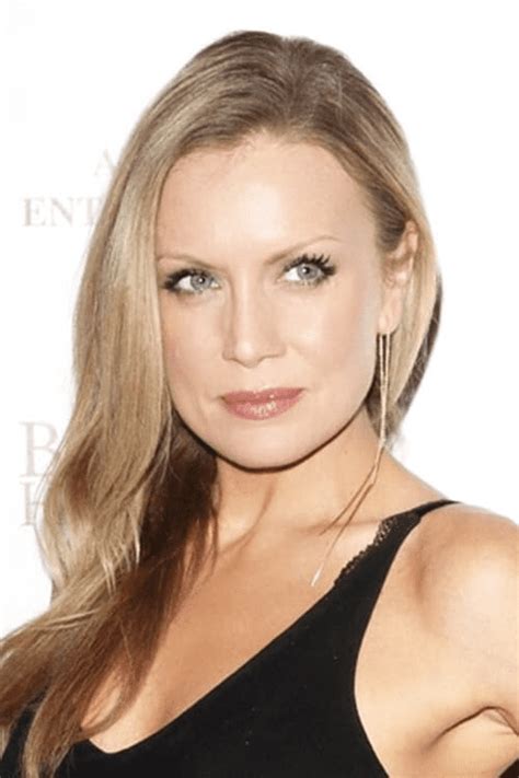 Stephanie Vogt Bio Age Family Height Marriage Salary Net Worth Career