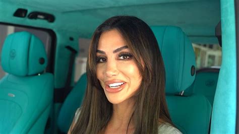 ‘ig Famous Woman In Viral Plane Video Says She Left Flight On Her Own
