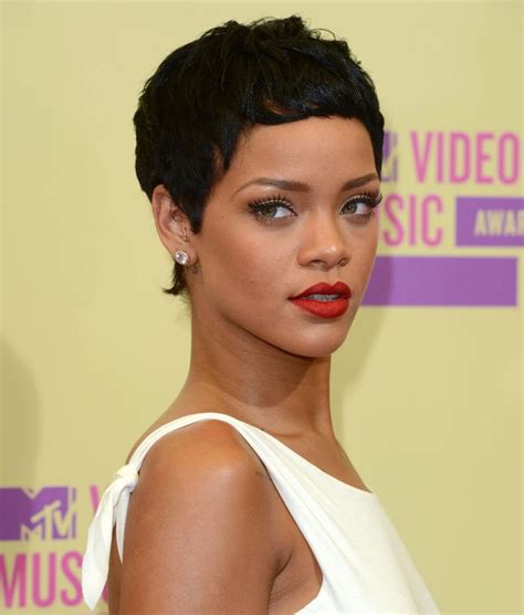46 Rihanna Hairstyles From 2006 To 2022 Purewow
