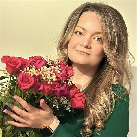 Anna Hofmann Youtube