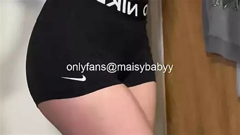 Nike Pro Big Ass Fit Girl Streifen XHamster