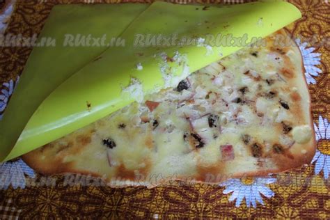 Простой рецепт бисквитного яблочного рулета 11 фото в рецепте