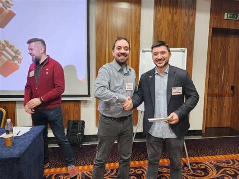 Срещата ни в петък започна с много вълнение и снимки осигурени от Антон Кръстев фотографът на