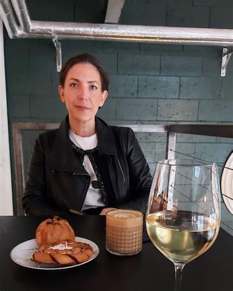 Jäljed Kohvik Kiosk Raamatupoes Read