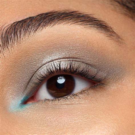 Osta Catrice Tiny Treasures Luomiväripaletti Icy Whisper Verkossa