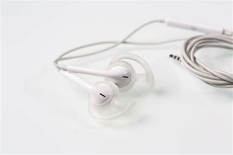 ушные фиксаторы для наушников Apple | Electronic products, Earbuds ...