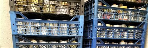 Чернігівські волонтери виготовили за день 1300 заготовок для окопних свічок Читайте на Ukr Net