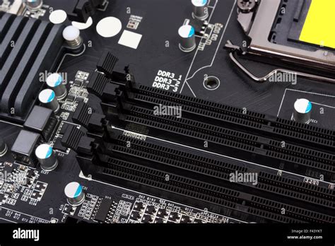 Pc motherboard and components hi-res stock photography and images - Alamy