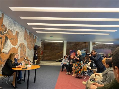 КМЕТЪТ НА СЛИВЕН ИНИЦИИРА СЪДЪРЖАТЕЛЕН РАЗГОВОР С ДЕЙЦИТЕ НА КУЛТУРА Ирида Сливен