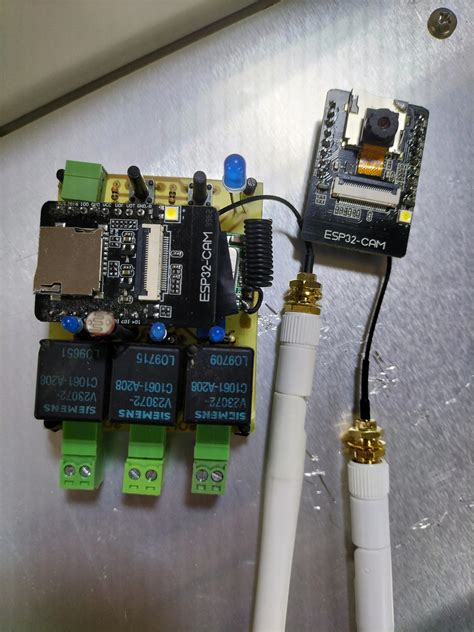 Sistema Para Control De Apertura De Puerta Por Web Supervisado Con