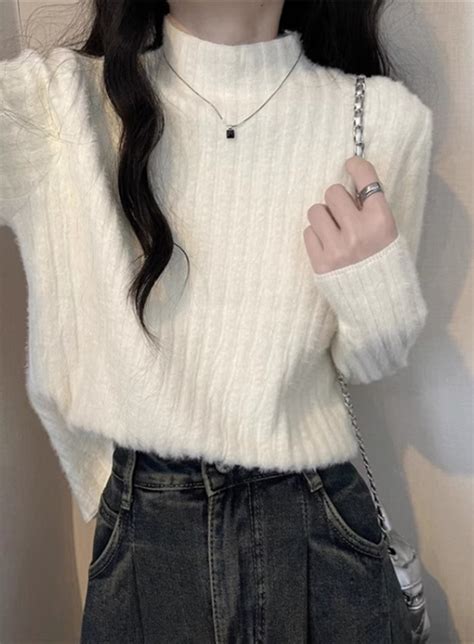 엣지걸 여성 데일리룩 밍크 세미 하이넥 목티 도톰한 여성스러운 겨울 가을 기모 털 따뜻한 쫀쫀한 와인 따뜻한옷 보송한