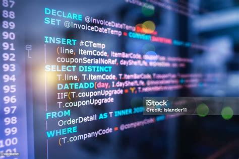 Kode Sql Pada Monitor Komputer Dan Latar Belakang Ruang Server Contoh