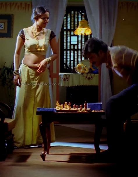 Reema Sen Chellamae Tamil Movie Hot Saree Strip Navel Hd Stills Starcelebblog Com