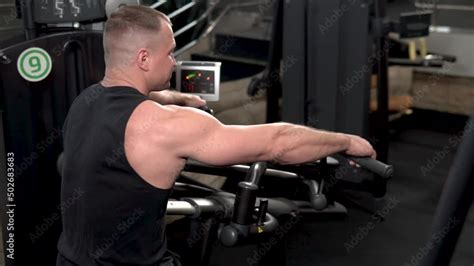 Spin Bodybuilder Muscular Fitness Men Gym Bodybuilding Workout Torso