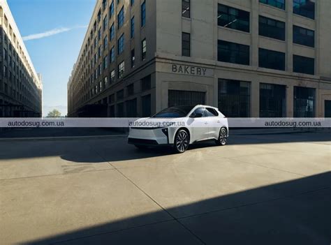 Toyota Bz 2026 представляє новий етап електромобільності з покращеними характеристиками та