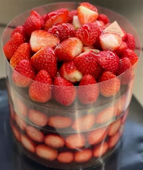 성심당 ‘딸기시루 품절 대란…오픈런 부른 인기 비결은