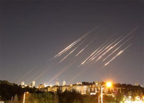Иран начал наносить новые ракетные удары по Израилю 1news Az Новости
