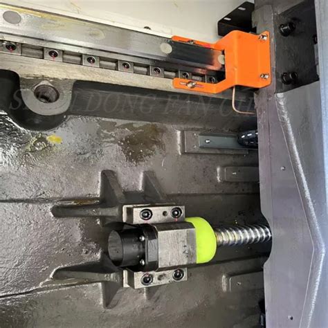 High Rigidity And Large Stroke Vmc 1260 1265 Vertical Machining Center