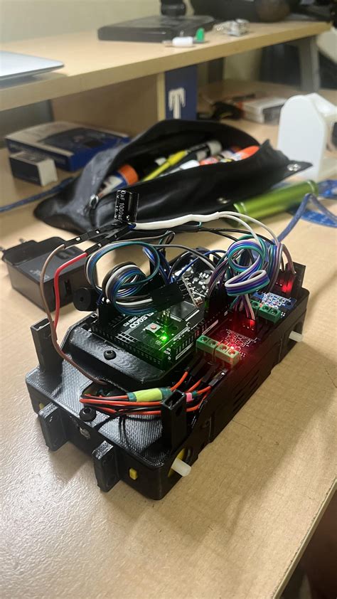 trouble with powering all four motors at the same time r arduino