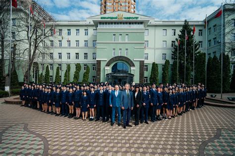 👩‍⚕️ Сурдолог — це фахівець який піклується про найважливіший дар природи — слух І тепер у вас