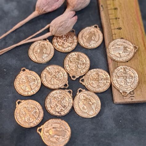 خرید و قیمت خرجکار سک مدال طلایی روشن ، طرح قدیم زیرخاکی حلقه دار