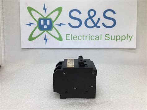 Square D Homt2020220 20 Amp 2 Pole 120240v Quad Circuit Breaker