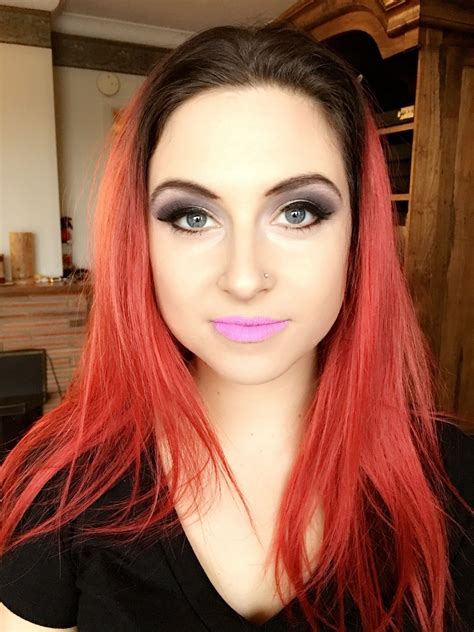 Bold Smokey Eye Bright Red Hair ️👌🏼 Bright Red Hair Smokey Eye Hair