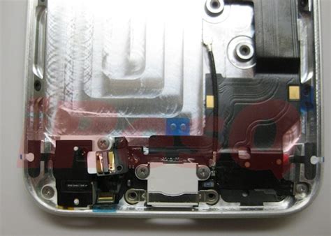 New Photos Of Next Gen IPhone Dock Assembly Fitted In Rear Shell