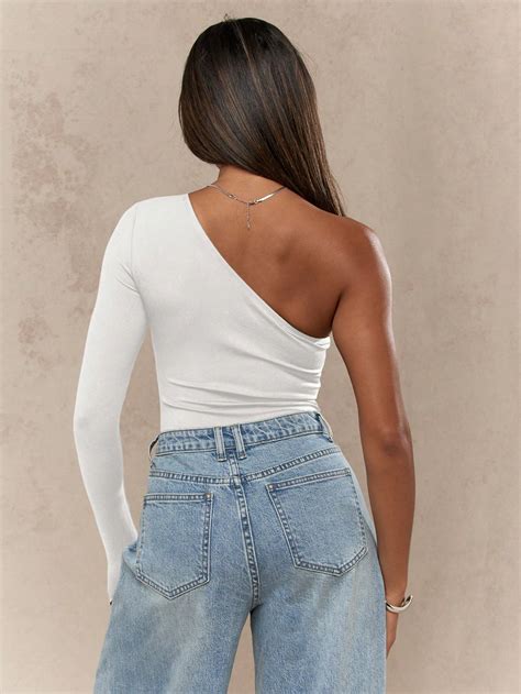 Missguided Form Fitting One Shoulder Long Sleeve Bodysuit｜missguided
