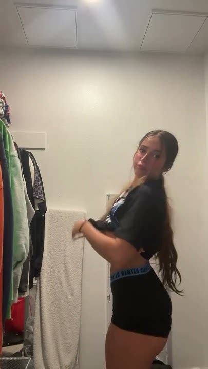 Omg She Is So Hot Emar Bb Tiktok Tiktokgirls Youtube