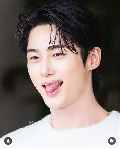 우석님의 넘나 귀여운 표정 포착됐네요 팬플러스 커뮤니티